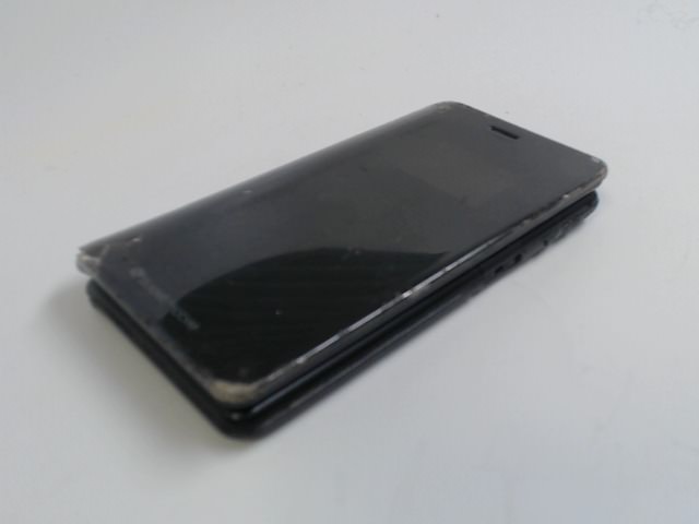 Sanyo Innuendo Prepaid Phone (Boost Mobile), Cracked Exterior Screen